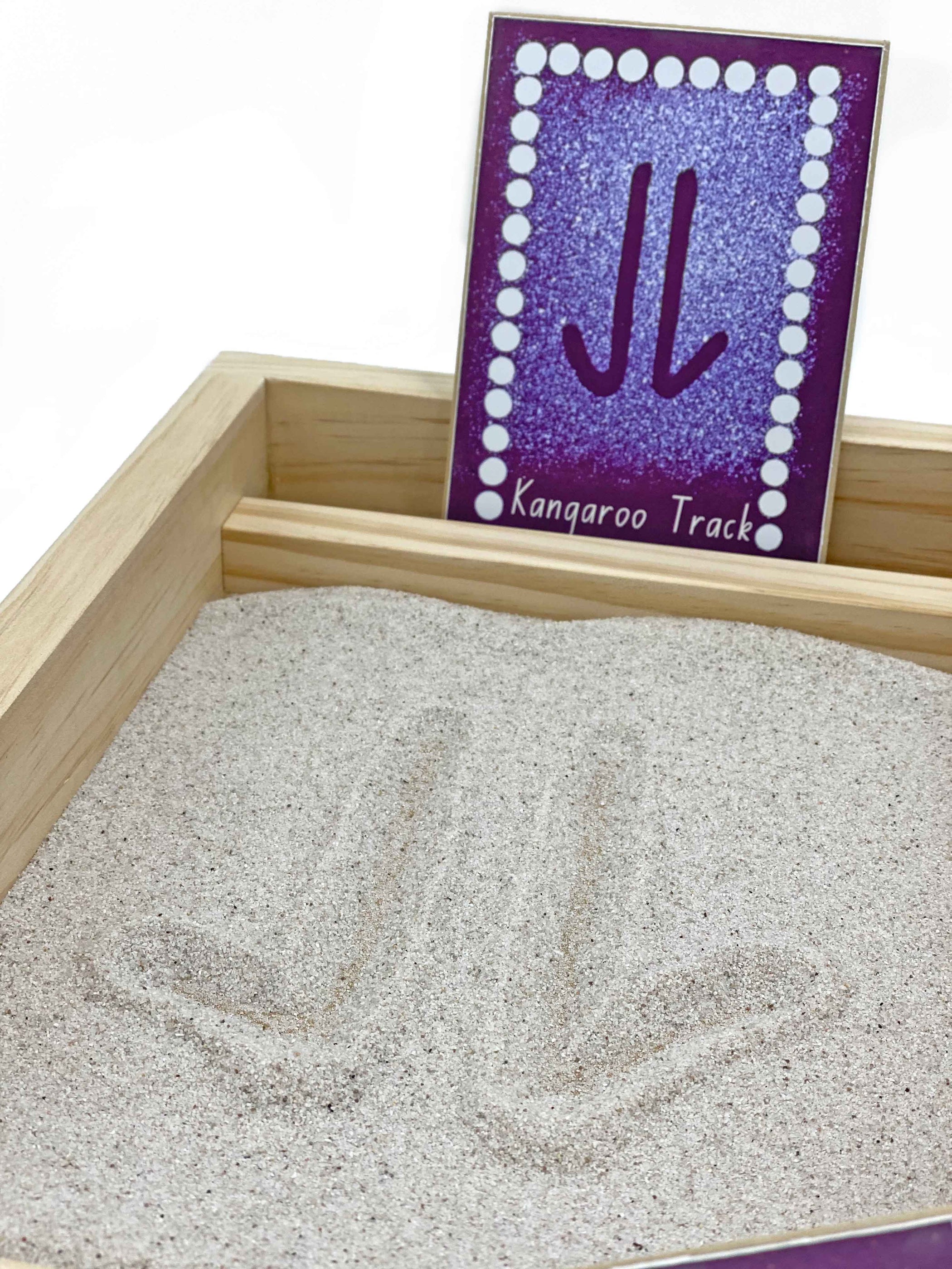 Aboriginal symbols sand drawing game — Education National